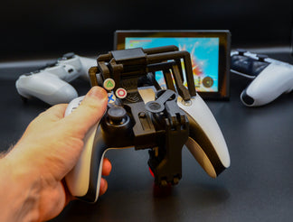 One-handed PS5 DualSense attachment – Akaki Controllers